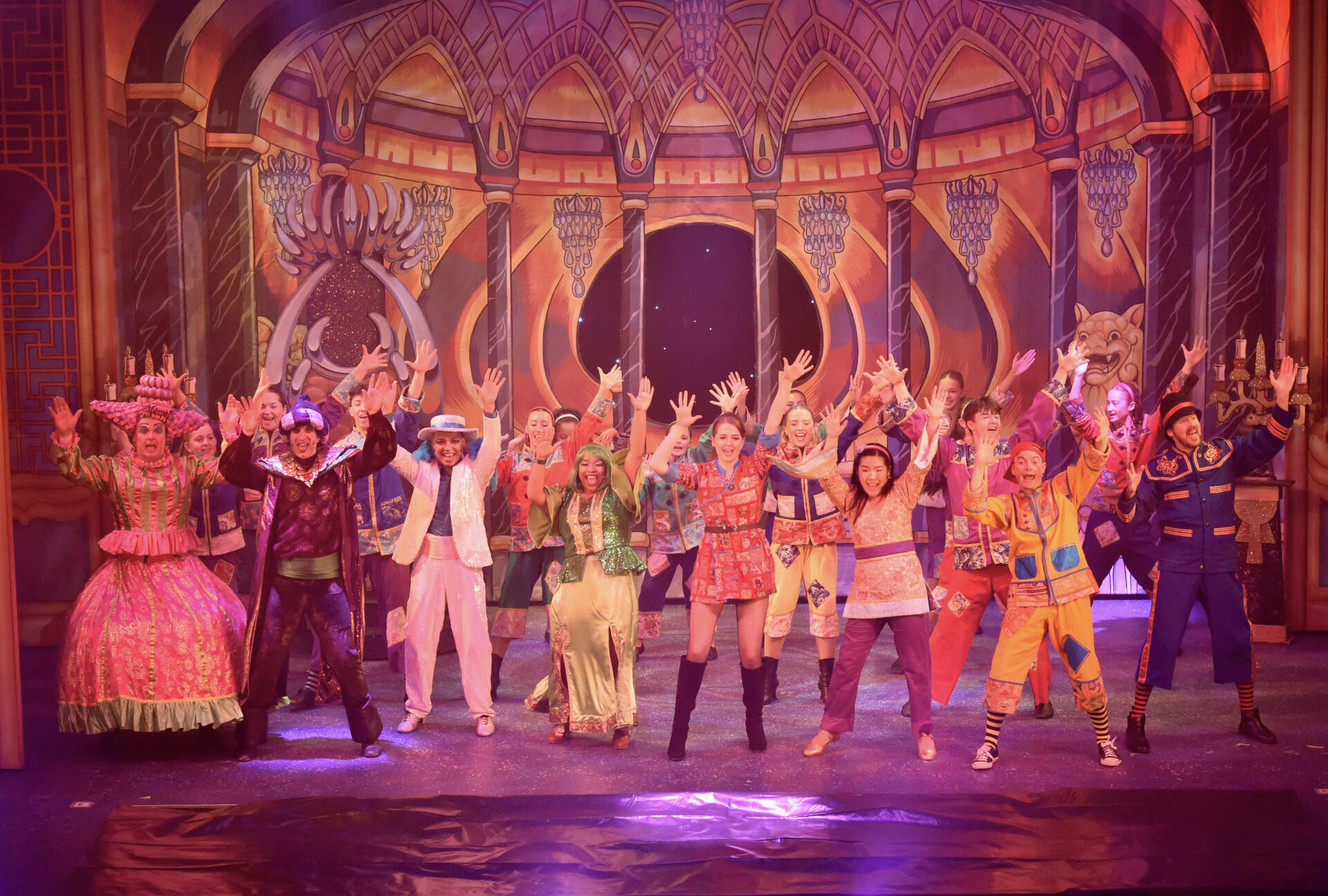 Newark & Sherwood News Journal Newark panto a record breaker - Newark ...